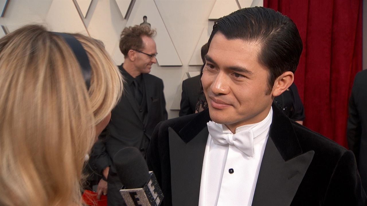 Henry Golding Has Seen Crazy Rich Asians 15 Times | E! News