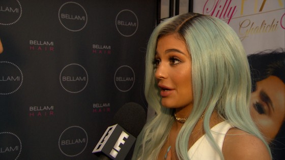 Kylie Jenner Flaunts Her Booty In Thong Bikini—see The Pic E News