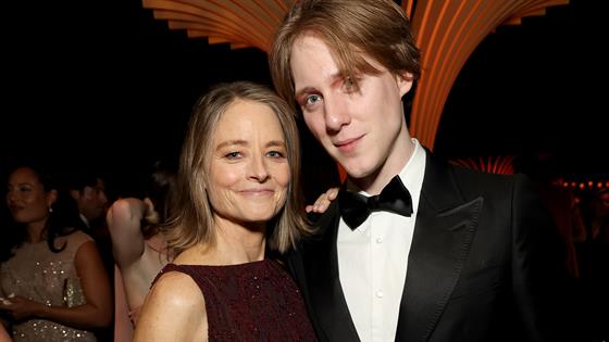 SAG Awards 2025: Jodie Foster’s 26-Year-Old Son Charlie Makes Rare ...