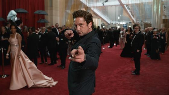 Gerard Butler - 2020 Oscars E! Glambot