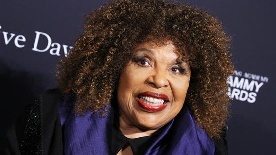 Roberta Flack, Grammy Award-Winning Singer, Dead at 88