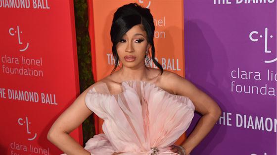 Cardi B Calme Ses Détracteurs Disant Que Sa Fille Ne Laime Pas E Online France