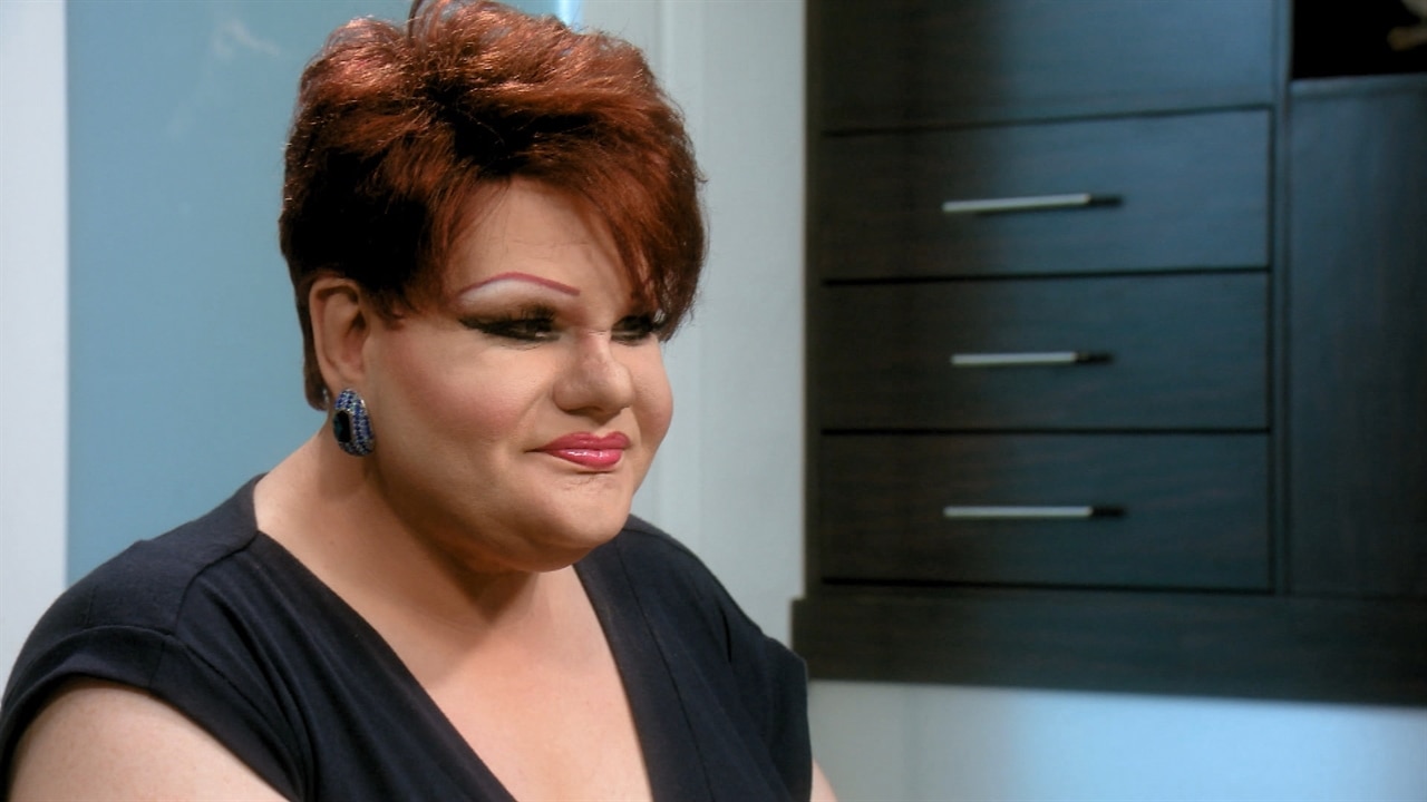 Female Impersonator Takes a Trip to Her Past | E! News