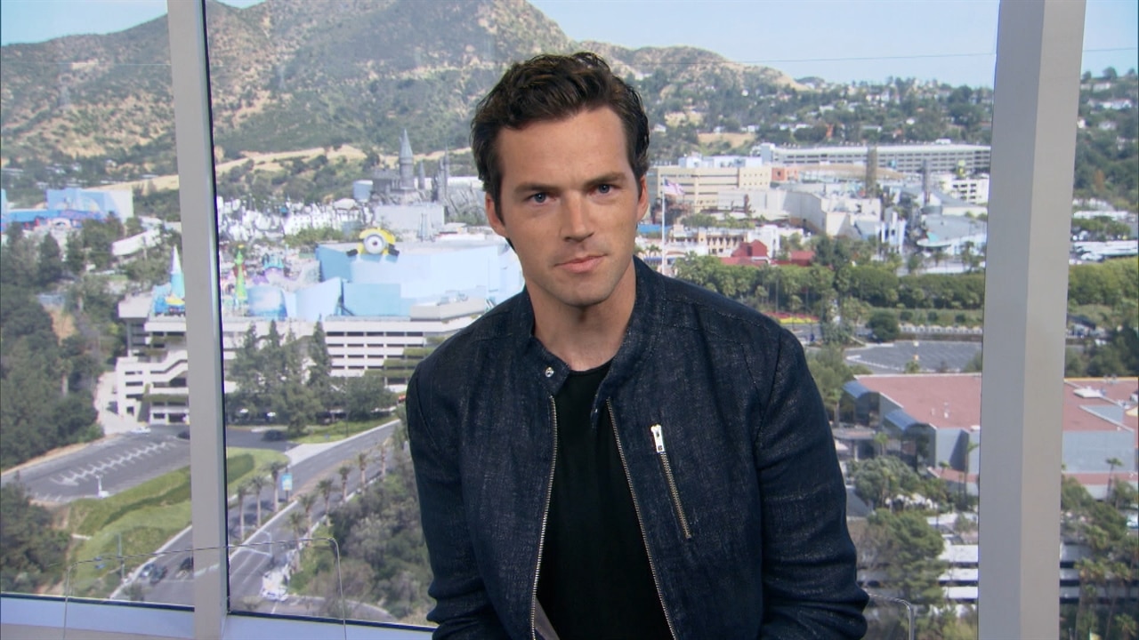 Ian Harding Recaps Entire PLL Series in a Minute | E! News