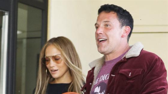 Jennifer Lopez & Ben Affleck Flaunt PDA During Latest Meetup