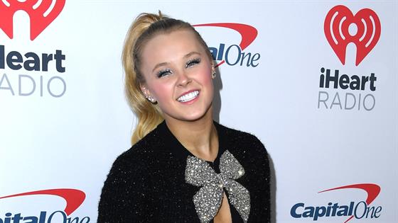 JoJo Siwa's Most Daring Look Yet at 2021 iHeartRadio's Jingle Ball