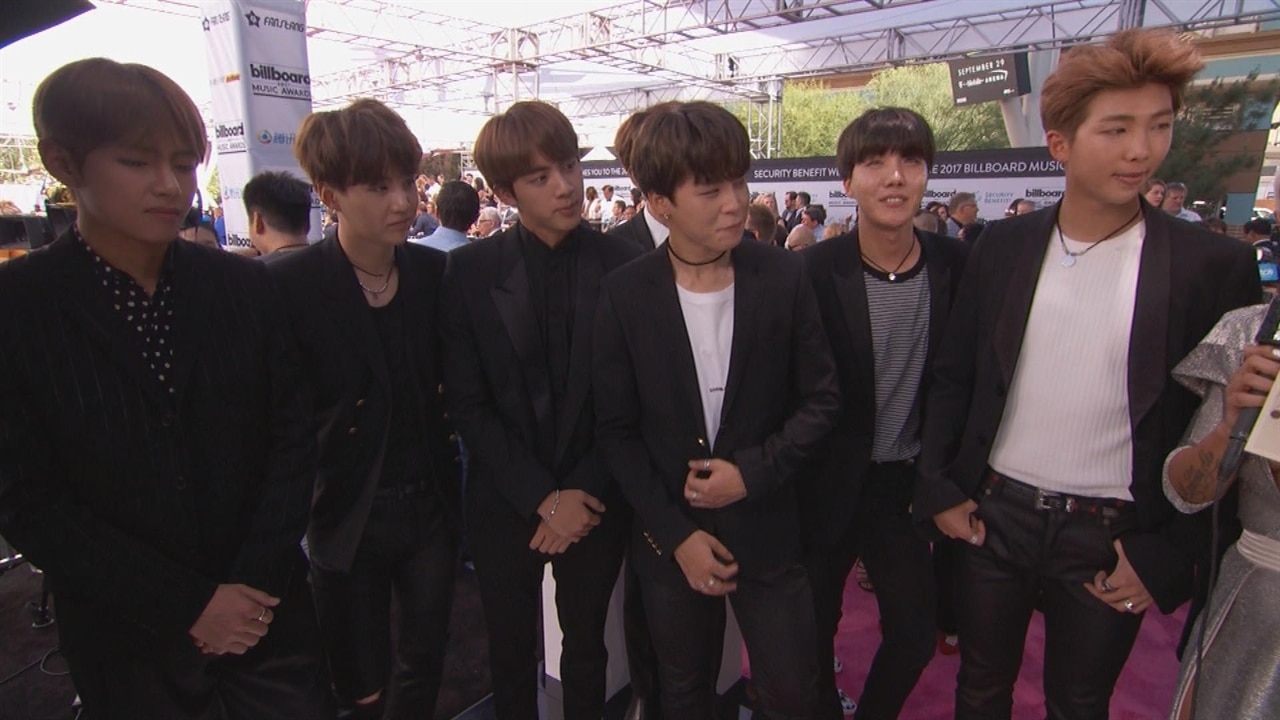 Korean-Pop Boy Band BTS Hit the 2017 Billboard Music Awards | E! News