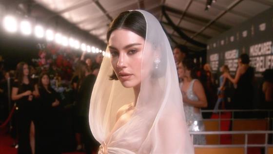 GLAMBOT: Gracie Abrams At The Grammy Awards 2025