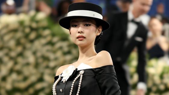 Met Gala 2025: Blackpink's Jennie Kim Will Give You a Love Hangover With Her Stunning Look