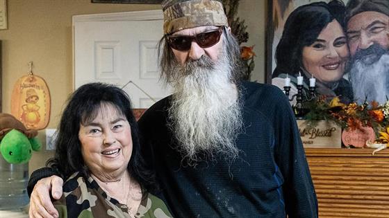 Phil Robertson's Wife Miss Kay Makes Rare Appearance on Duck Dynasty ...