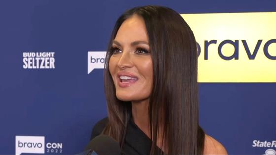 Lisa Barlow Discusses Rhoslc Battle Lines At Bravocon 2022