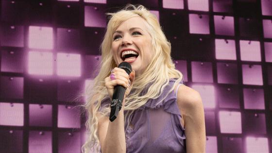 Carly Rae Jepsen is Pregnant, Expecting First Baby With Husband Cole M.G.N